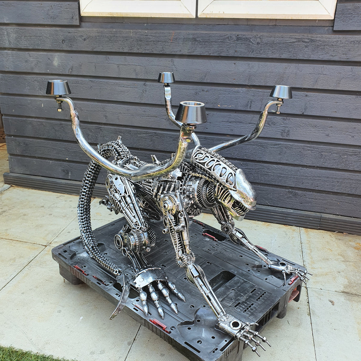 Inspired by: ALIEN FROM ALIEN VS PREDATOR TABLE MAPALIENTABLE – Metal ...