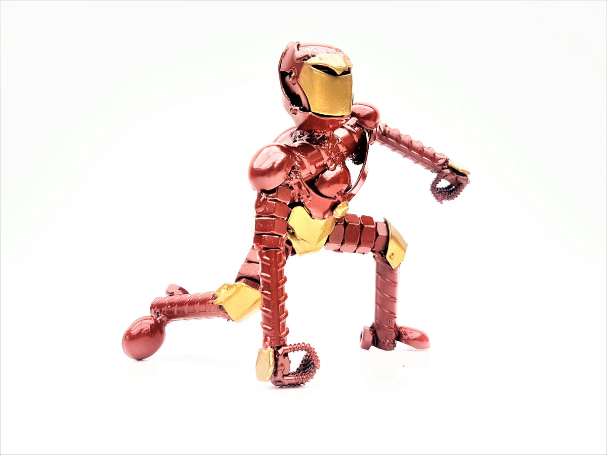 Marvel - Iron Man Small Crouching – Metal Art Productions